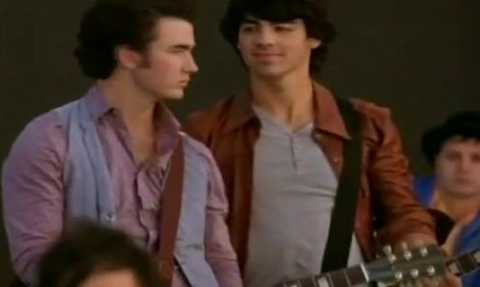 Movie Trailers - Camp Rock | eJOY English